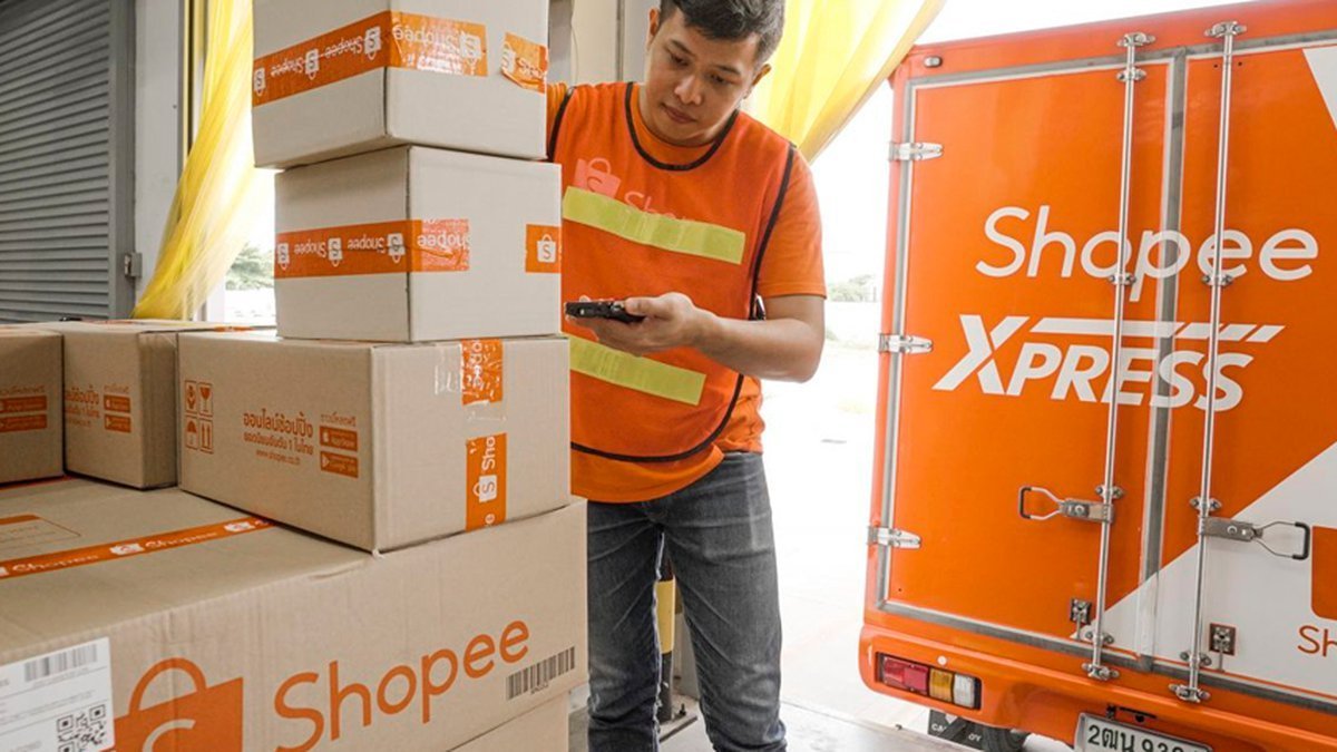 Putu Adi — Bekerja & Berkarya